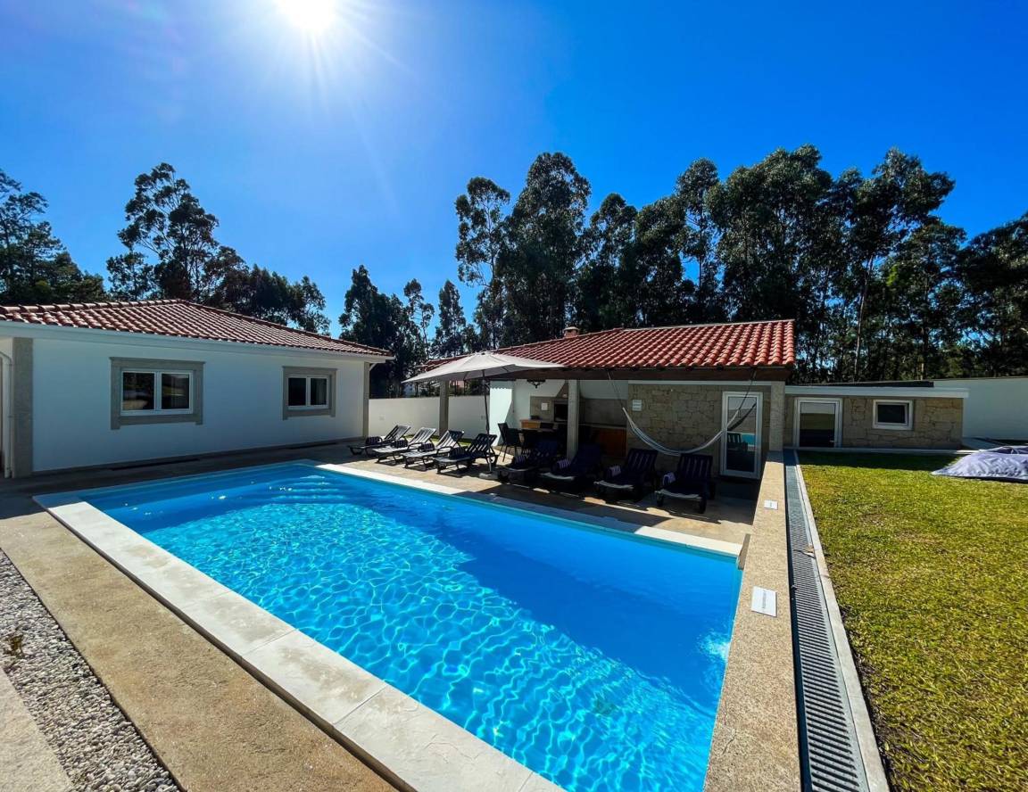 230 M² Villa ∙ 4 Bedrooms ∙ 8 Guests - Esposende