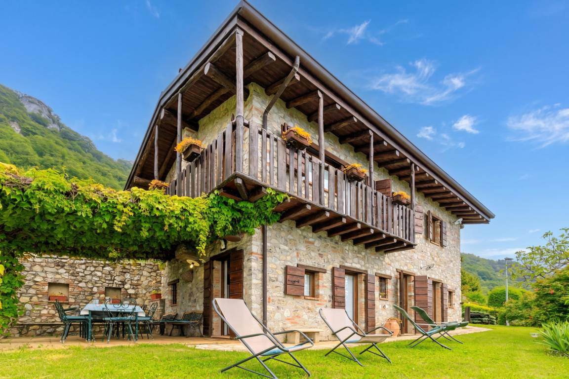 250 M² Villa ∙ 3 Schlafzimmer ∙ 4 Gäste - Gargnano