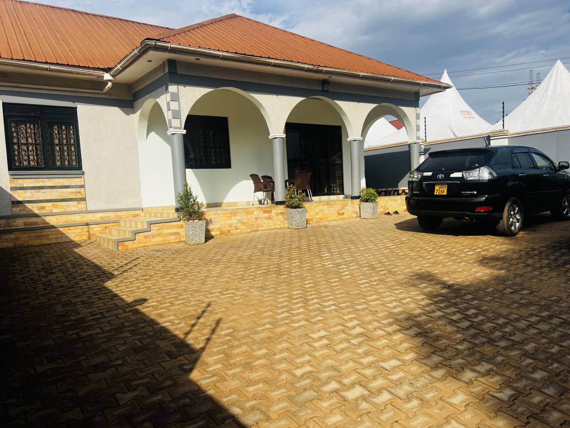 95 M² House ∙ 3 Bedrooms ∙ 6 Guests - Kampala