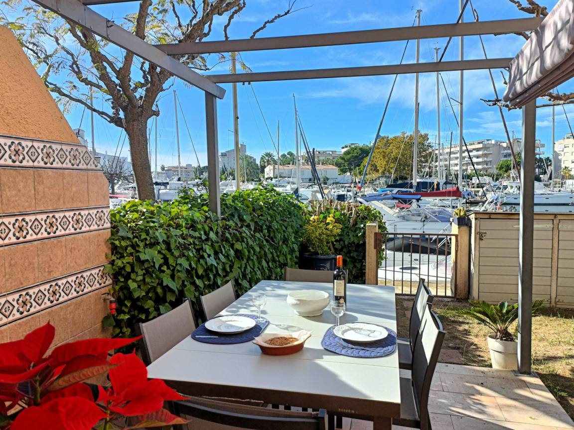 105 M² Ferienhaus ∙ 3 Schlafzimmer ∙ 6 Gäste - Empuriabrava