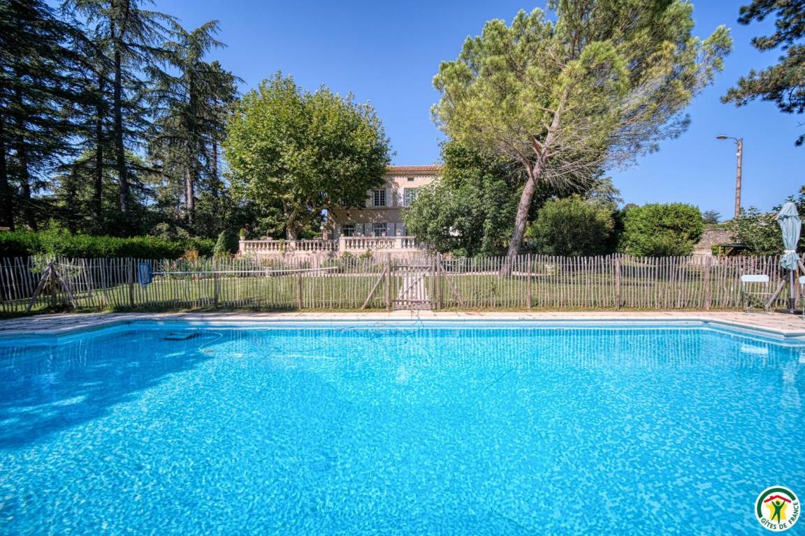 66 M² Gîte ∙ 1 Chambre ∙ 2 Personnes - Romans-sur-Isère