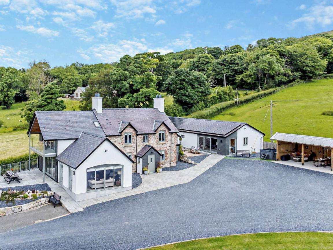 Cottage ∙ 5 Bedrooms ∙ 10 Guests - Ruthin