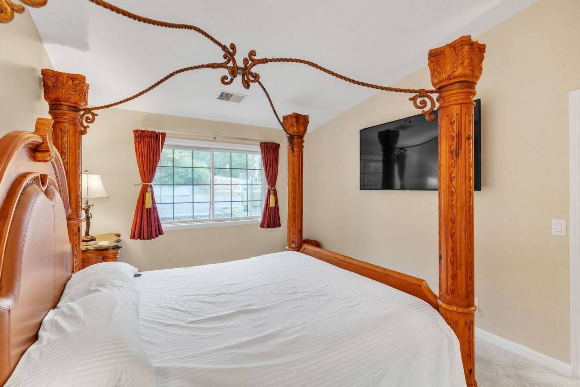 Hotel ∙ 1 Bedroom ∙ 2 Guests - Brown County, IN