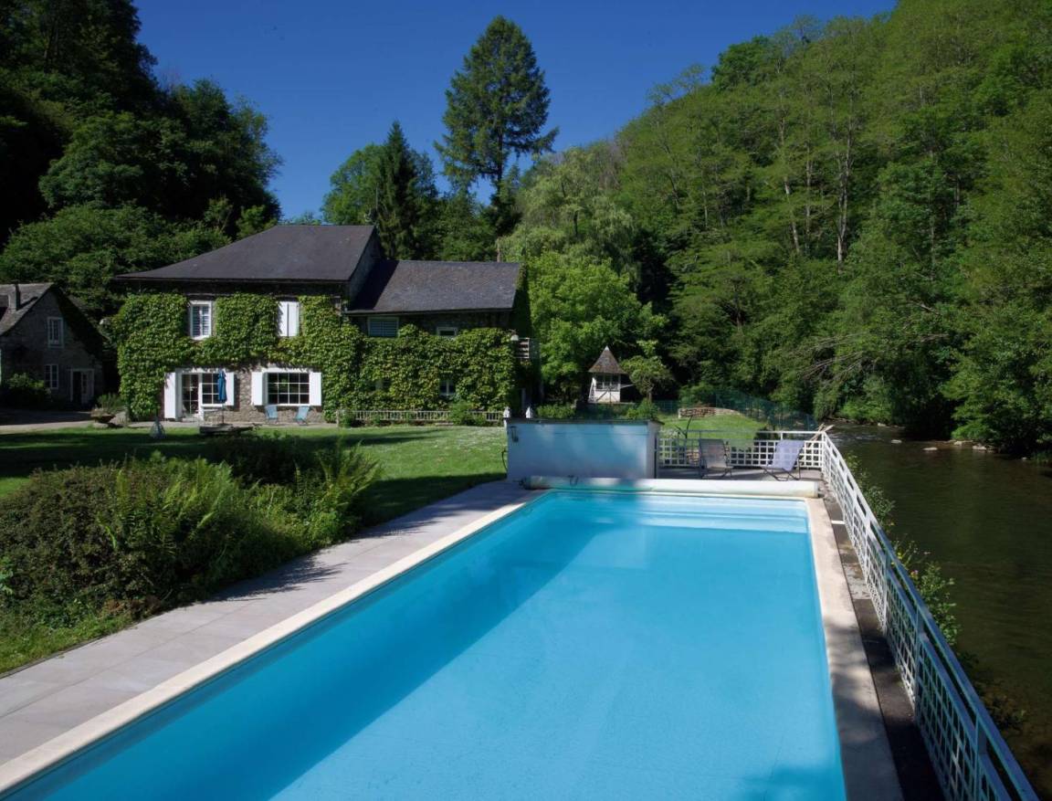 80 M² Gîte ∙ 2 Chambres ∙ 4 Personnes - Oust