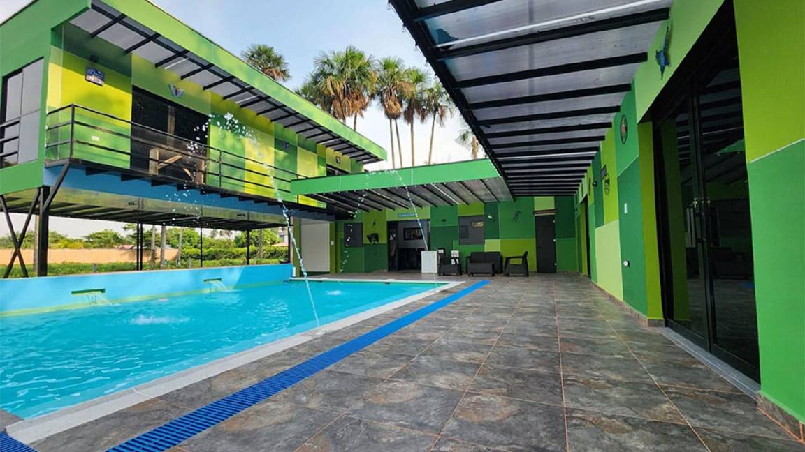 450 M² House ∙ 4 Bedrooms ∙ 16 Guests - Villavicencio
