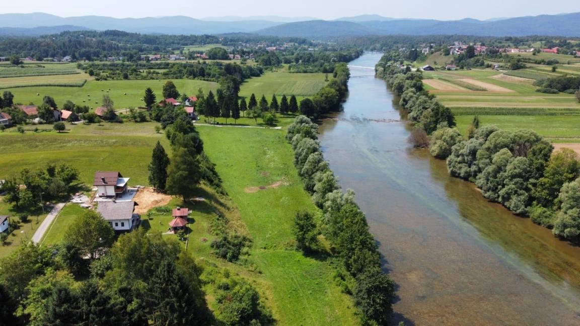 150 M² Talo ∙ 4 Makuuhuonetta ∙ 9 Vierasta - Vinica