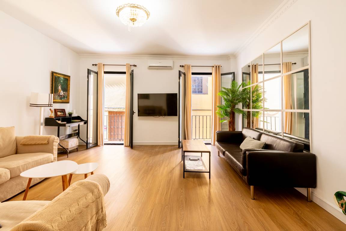 290 M² Casa ∙ 6 Habitaciones ∙ 13 Huéspedes - Sevilla, España