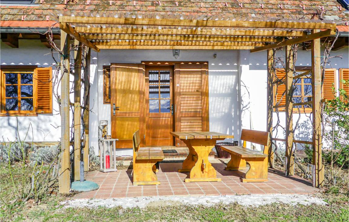 100 M² House ∙ 2 Bedrooms ∙ 6 Guests - Szentgotthárd