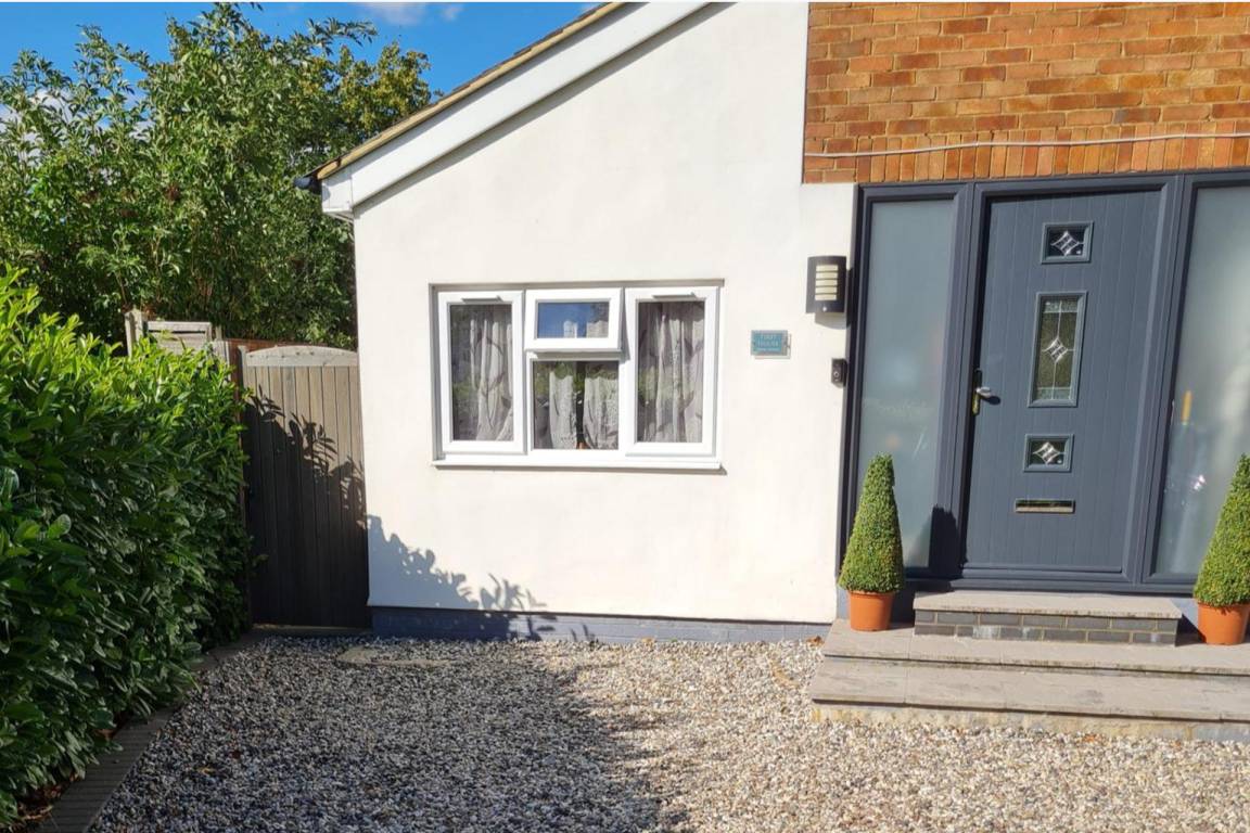 40 M² Apartment ∙ 1 Bedroom ∙ 2 Guests - London Stansted Airport (STN)