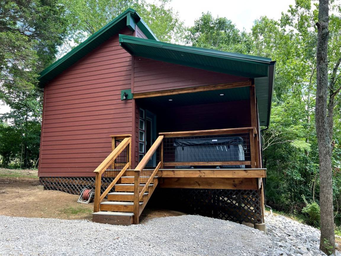 House ∙ 1 Bedroom ∙ 4 Guests - Carbondale, IL