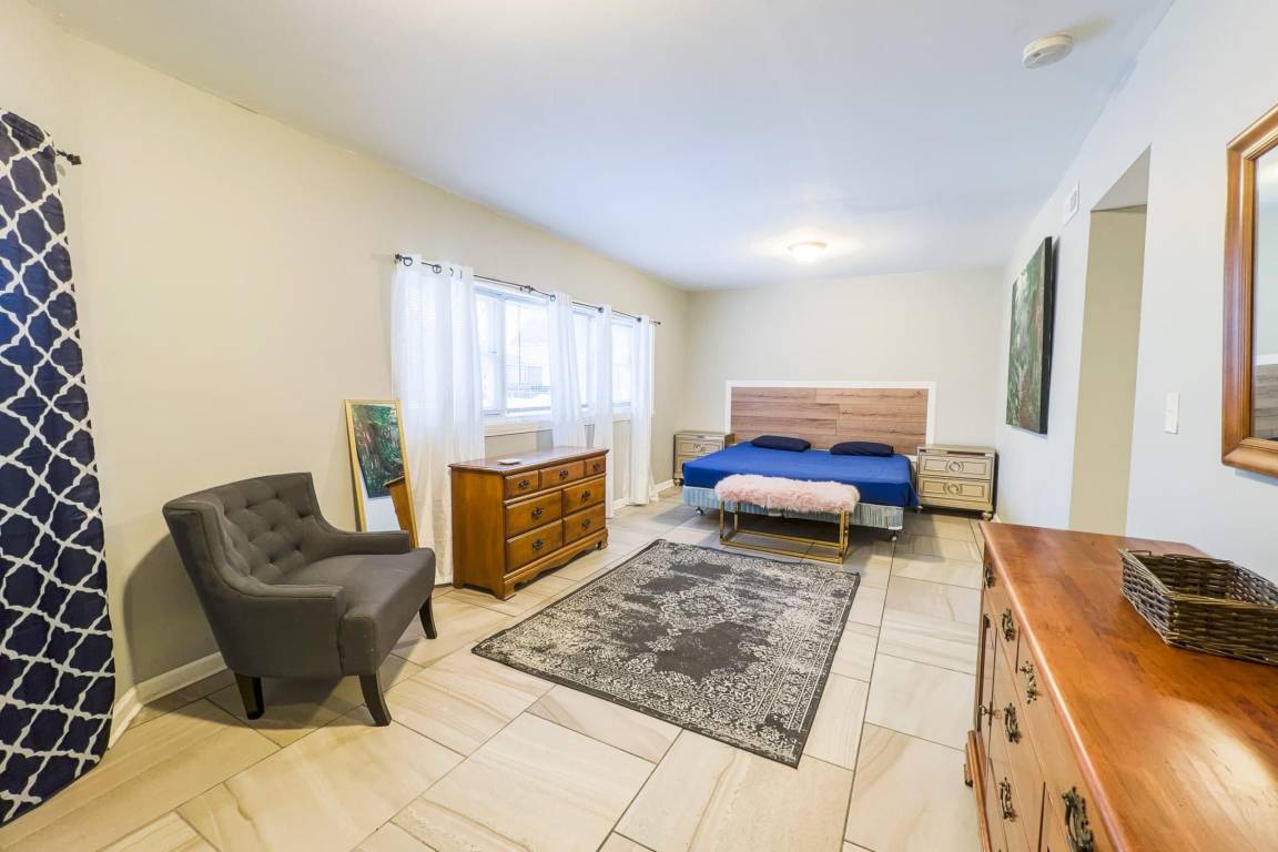 Apartment ∙ 3 Bedrooms ∙ 6 Guests - Niagara Falls, NY