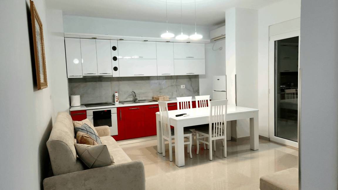 92 M² Apartment ∙ 3 Bedrooms ∙ 5 Guests - Fier