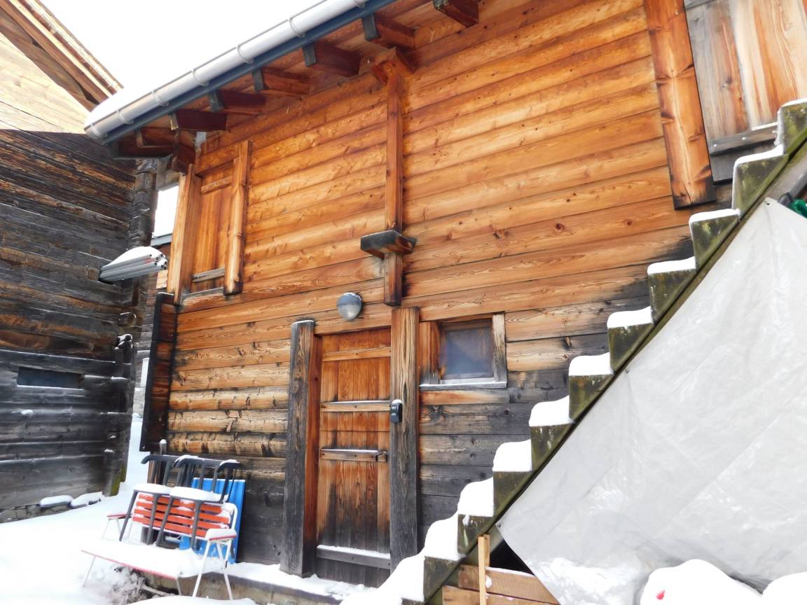 100 M² Ferienhaus ∙ 3 Schlafzimmer ∙ 5 Gäste - Ernen