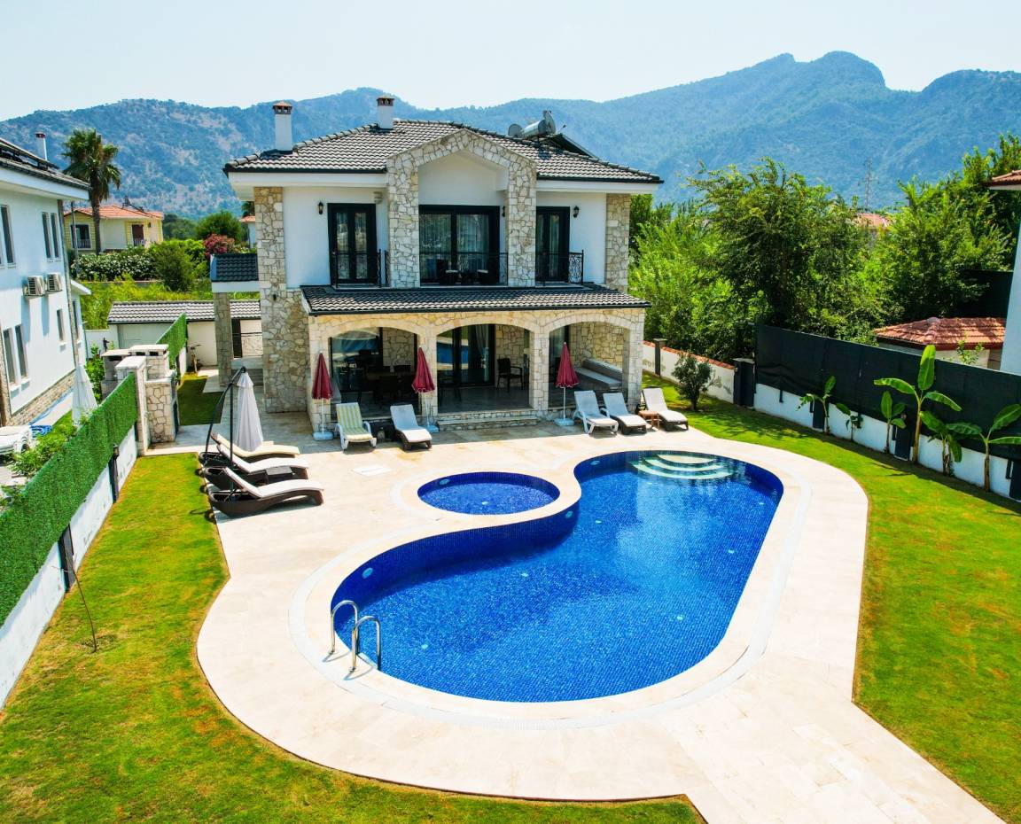 185 M² Villa ∙ 4 Bedrooms ∙ 9 Guests - Dalyan