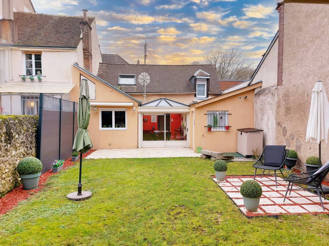 90 M² Cottage ∙ 2 Chambres ∙ 5 Personnes - Châteaudun