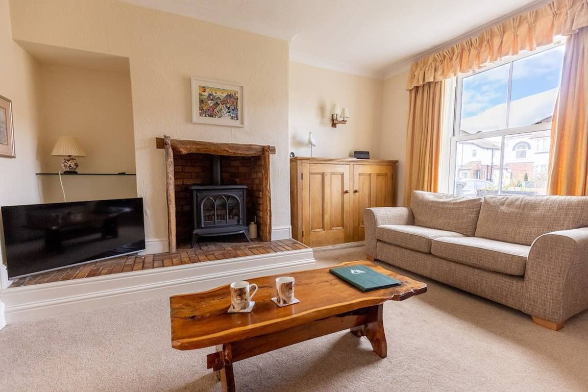 House ∙ 3 Bedrooms ∙ 5 Guests - Rhos on Sea