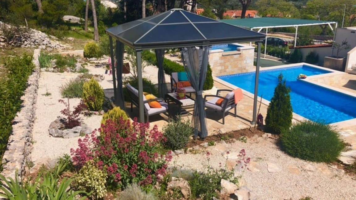 100 M² House ∙ 3 Bedrooms ∙ 6 Guests - Sutivan