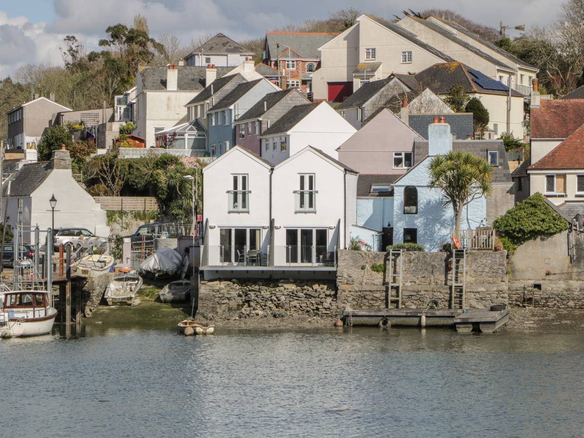 Cottage ∙ 3 Bedrooms ∙ 5 Guests - Plymouth