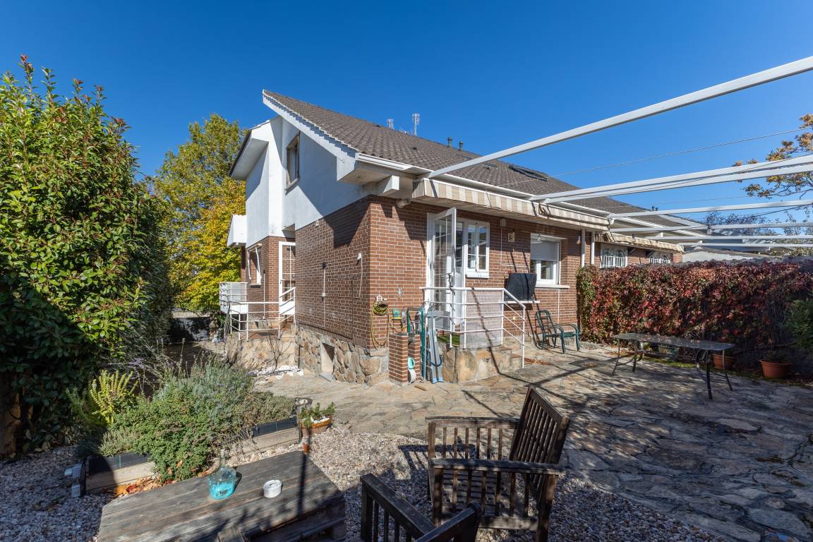 160 M² Casa ∙ 3 Habitaciones ∙ 6 Huéspedes - Moralzarzal