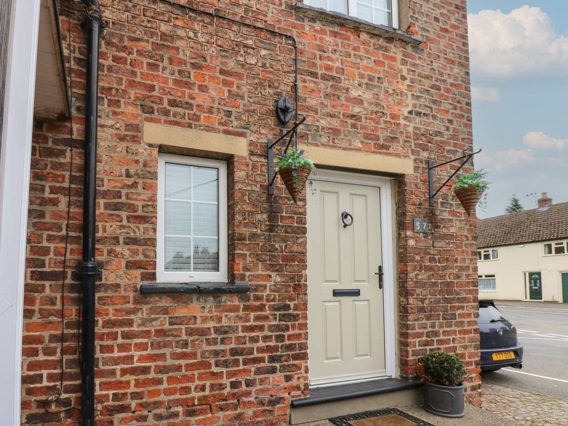 Cottage ∙ 2 Bedrooms ∙ 4 Guests - Northallerton