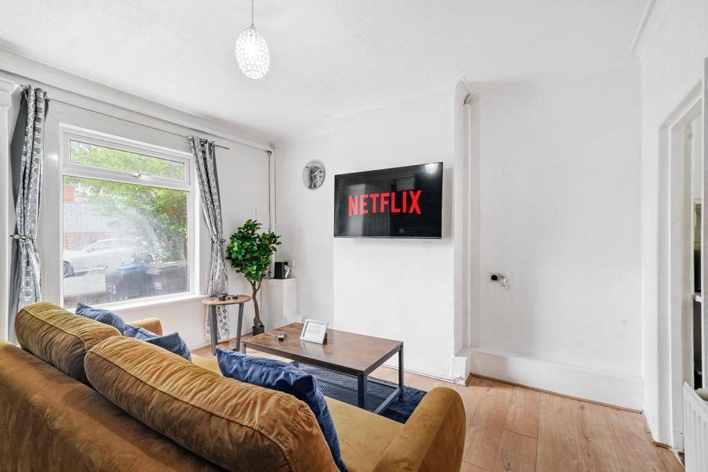 123 M² Huis ∙ 2 Slaapkamers ∙ 5 Gasten - Barnes