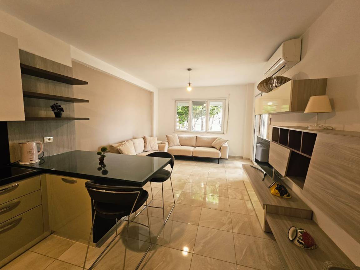 70 M² Ferienwohnung ∙ 2 Schlafzimmer ∙ 4 Gäste - Saranda