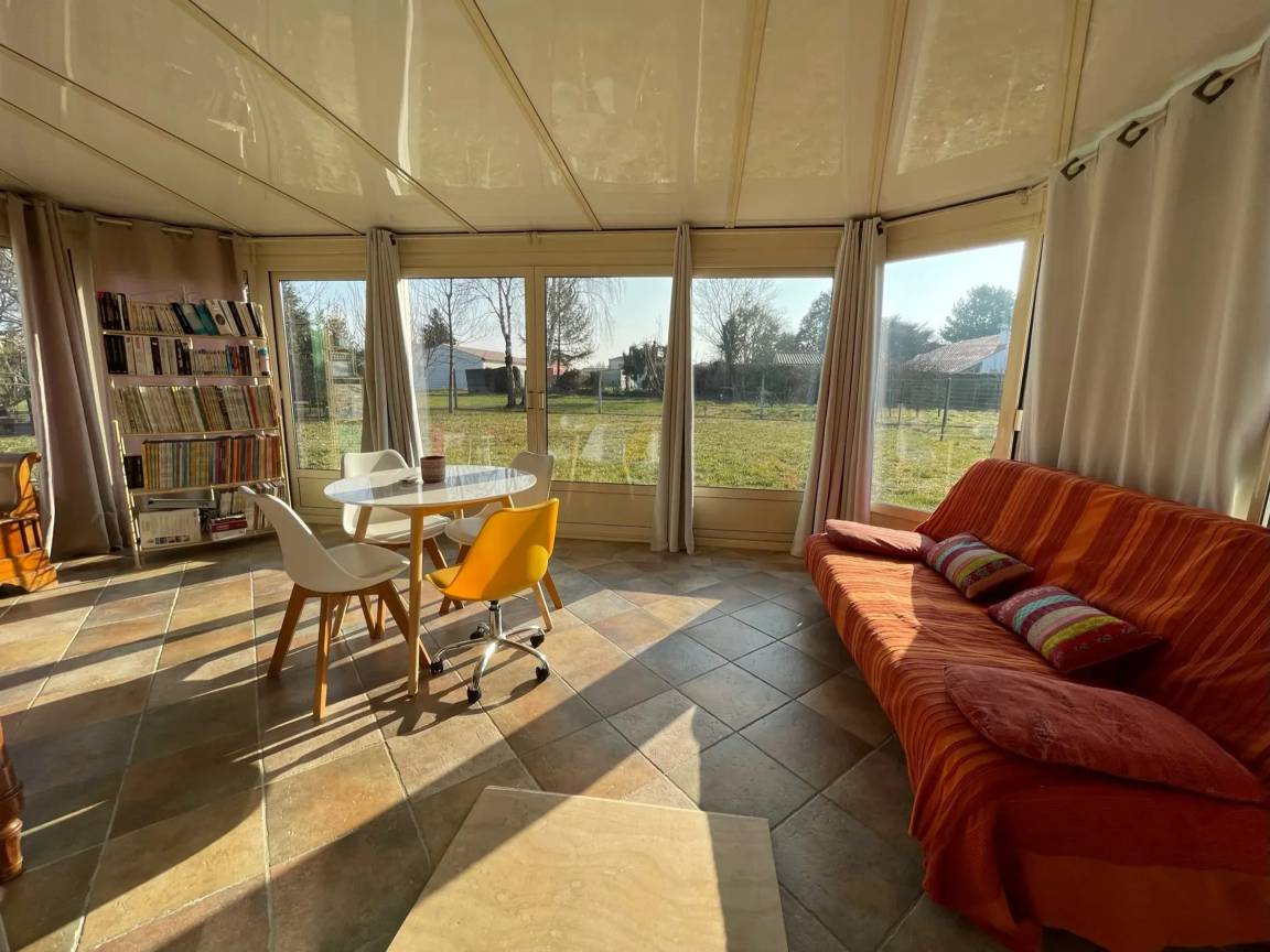 100 M² Ferienhaus ∙ 2 Schlafzimmer ∙ 6 Gäste - Rioux