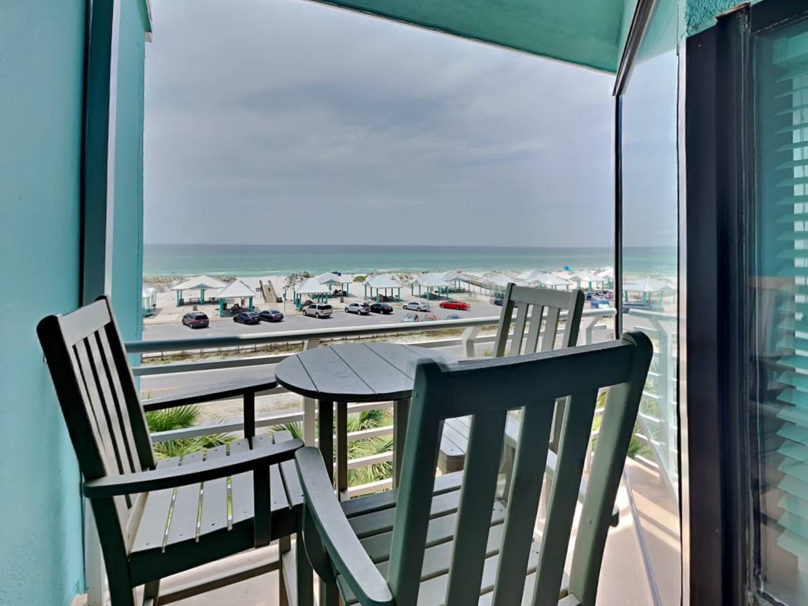 145 M² Apartamento ∙ 3 Habitaciones ∙ 8 Huéspedes - Pensacola Beach, FL