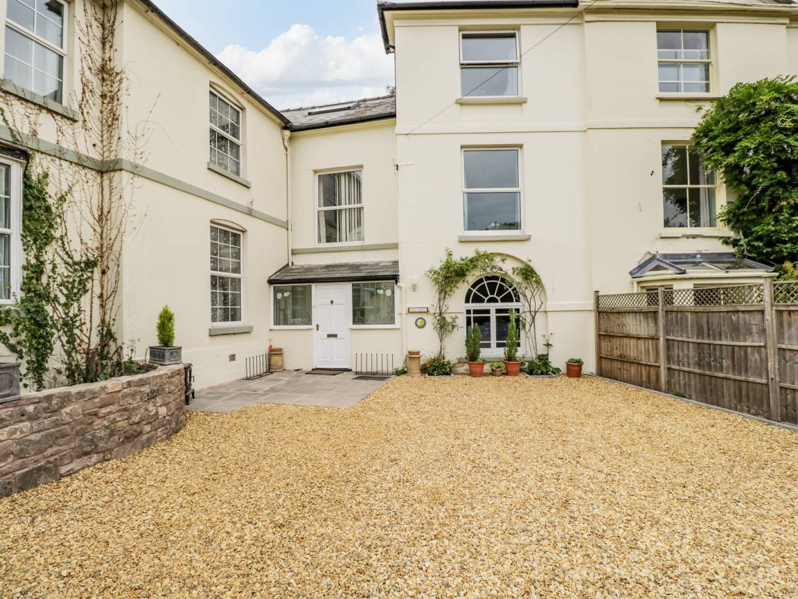 Cottage ∙ 5 Bedrooms ∙ 15 Guests - Symonds Yat