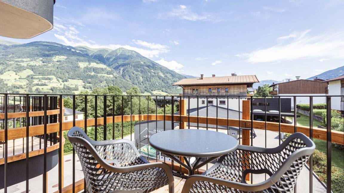 66 M² Ferienwohnung ∙ 1 Schlafzimmer ∙ 2 Gäste - Uderns