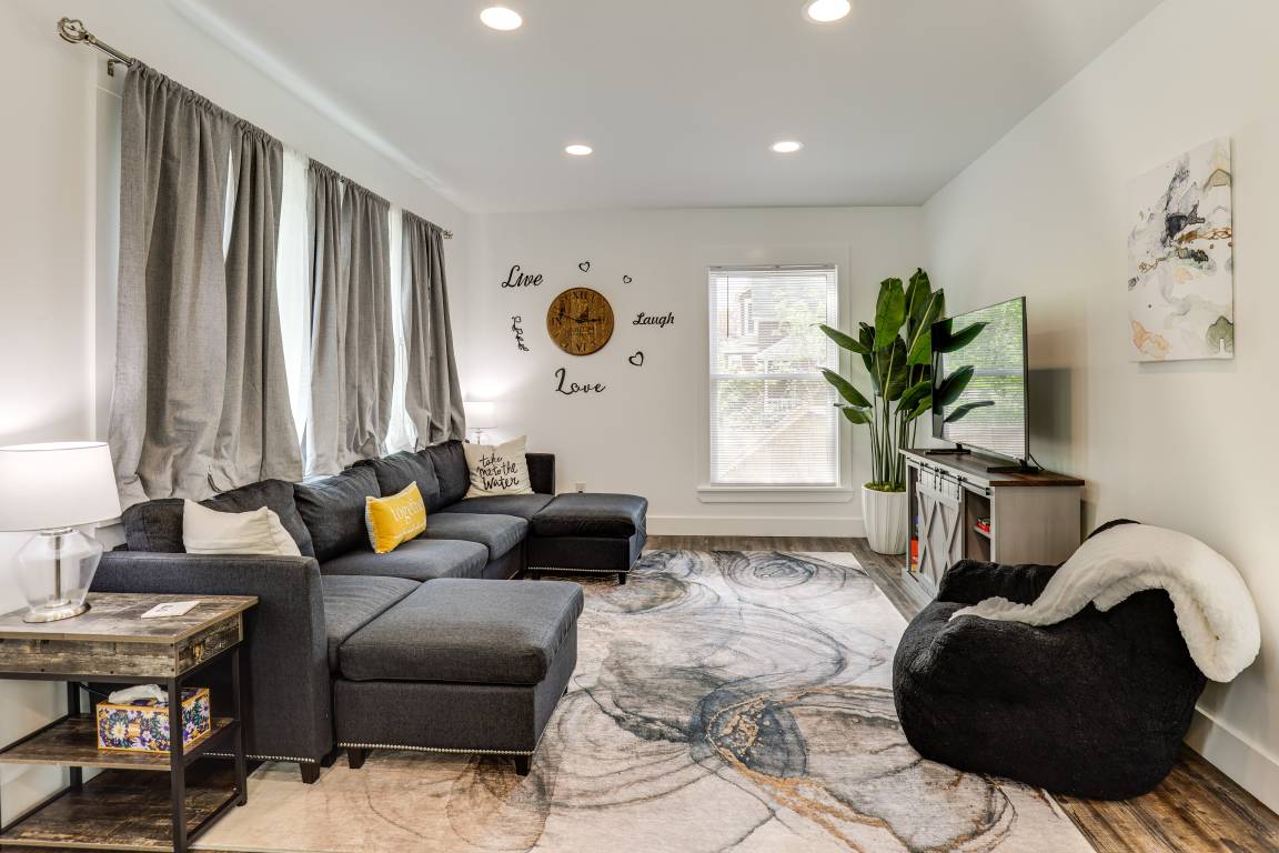 115 M² House ∙ 3 Bedrooms ∙ 6 Guests - Geneva, NY