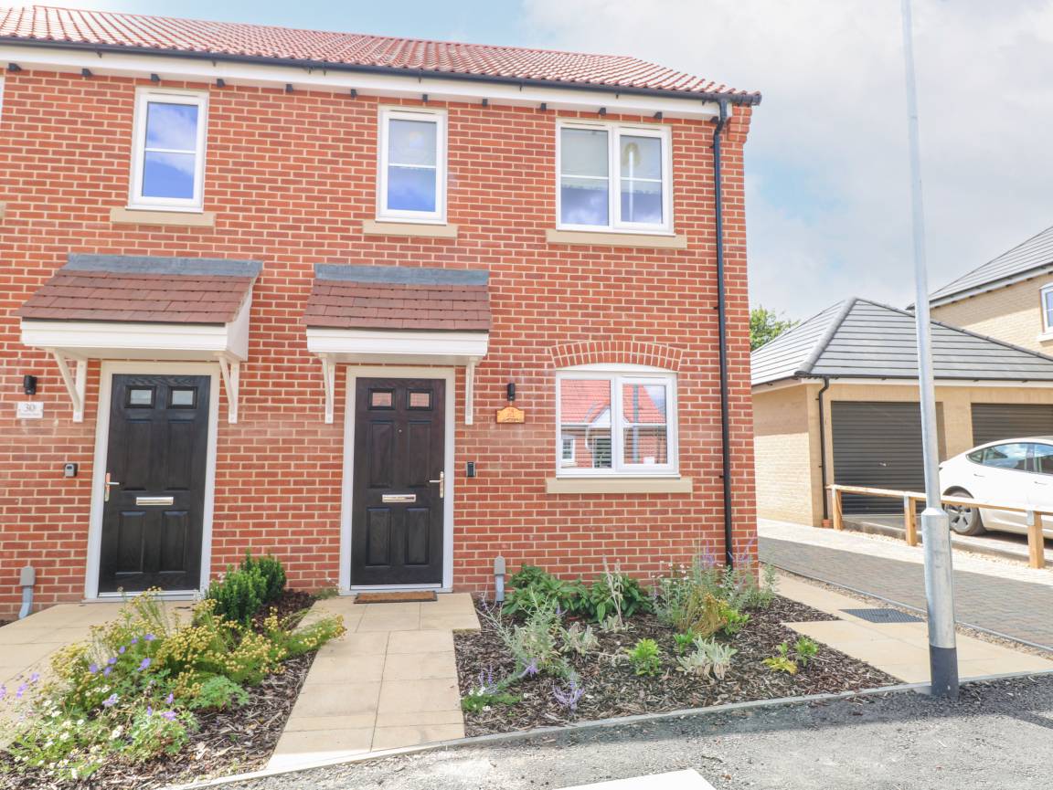 Cottage ∙ 2 Bedrooms ∙ 4 Guests - Beccles