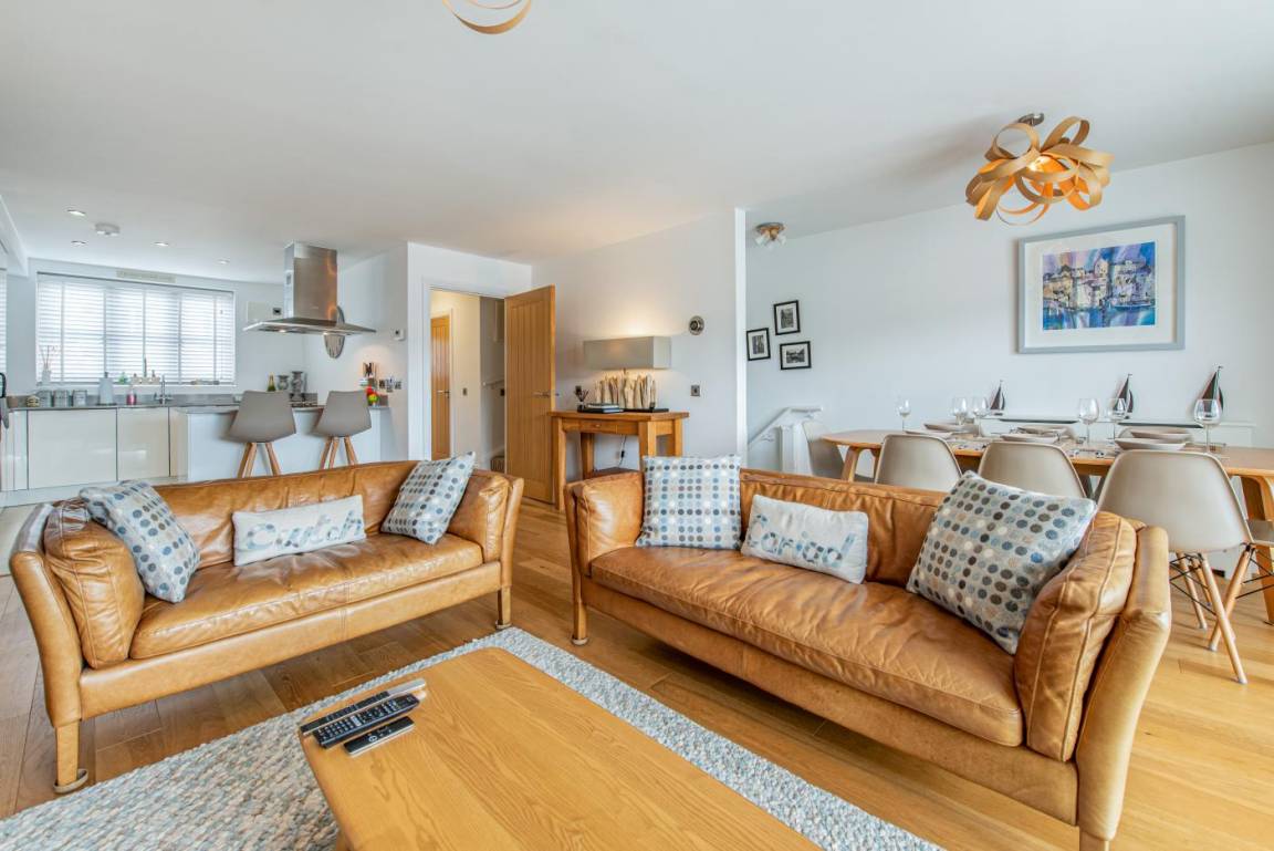 Cottage ∙ 4 Bedrooms ∙ 7 Guests - Tenby
