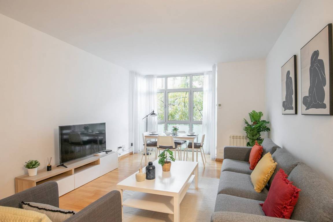 85 M² Apartamento ∙ 3 Habitaciones ∙ 3 Huéspedes - Sant Cugat del Vallès