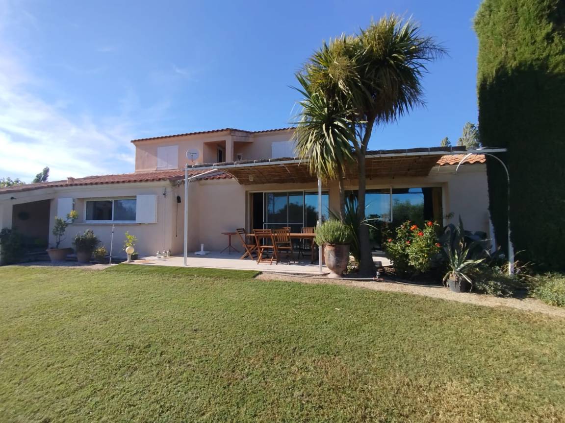 200 M² Villa ∙ 4 Chambres ∙ 9 Personnes - Paradou