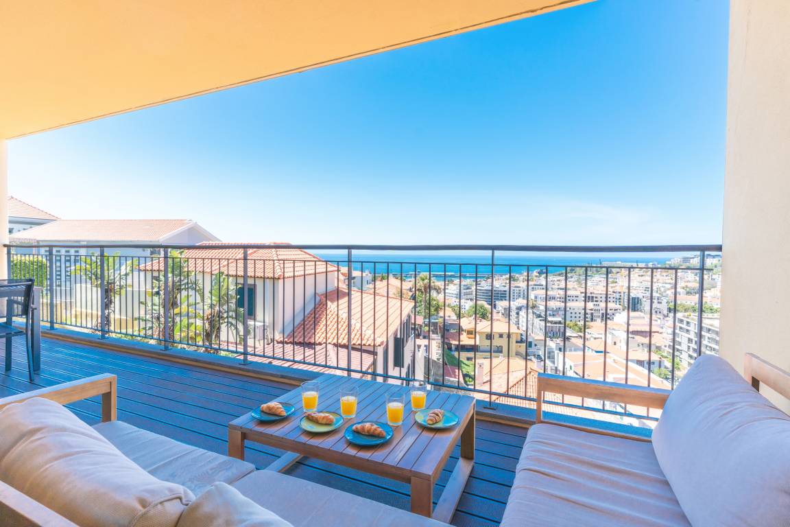 100 M² Appartement ∙ 2 Chambres ∙ 4 Personnes - Funchal