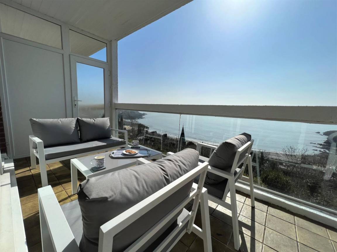 Apartment ∙ 2 Bedrooms ∙ 4 Guests - Llanelli