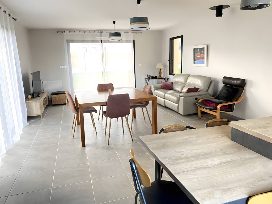 90 M² House ∙ 2 Bedrooms ∙ 4 Guests - Kerlouan