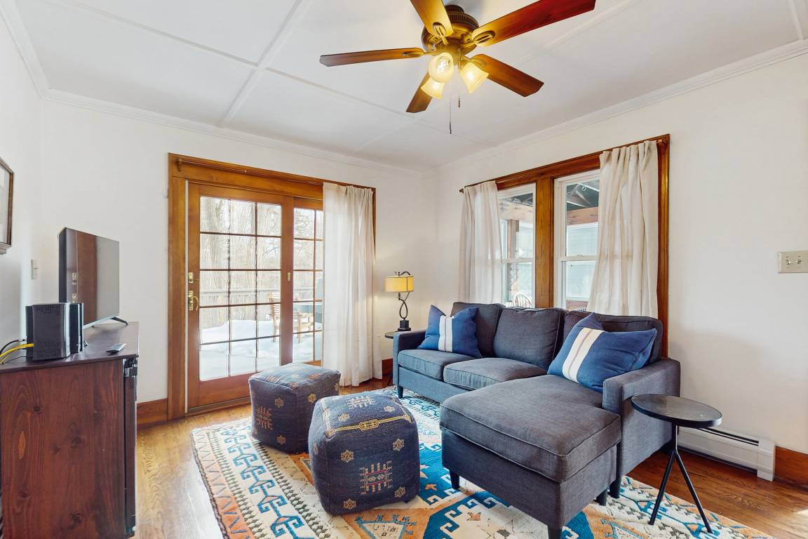 92 M² Ferienhaus ∙ 2 Schlafzimmer ∙ 5 Gäste - Bolton Landing