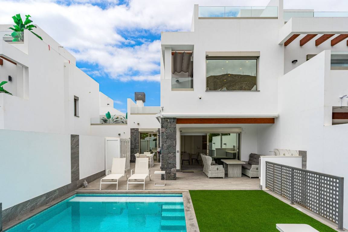 239 M² Villa ∙ 3 Schlafzimmer ∙ 6 Gäste - Playa de las Américas