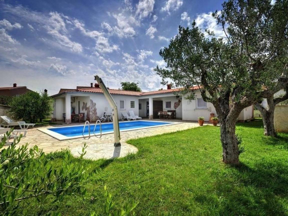 220 M² Ferienhaus ∙ 6 Schlafzimmer ∙ 11 Gäste - Pula