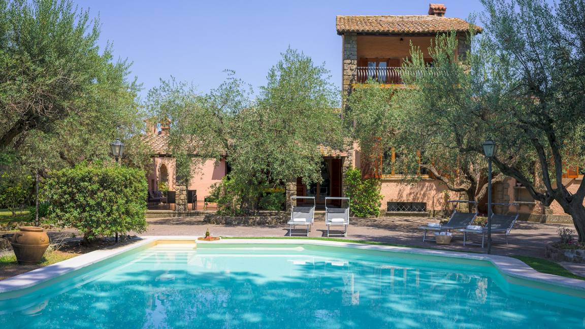 250 M² Villa ∙ 3 Bedrooms ∙ 8 Guests - Castel Gandolfo