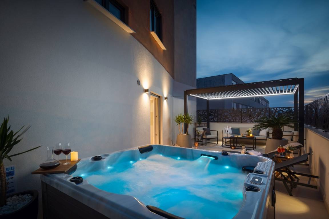 120 M² Apartment ∙ 2 Bedrooms ∙ 6 Guests - Split