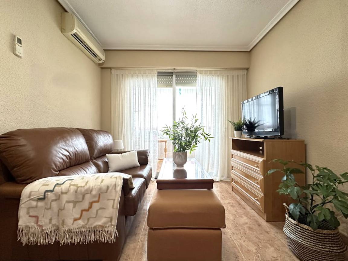 68 M² Appartement ∙ 3 Slaapkamers ∙ 5 Gasten - Parla