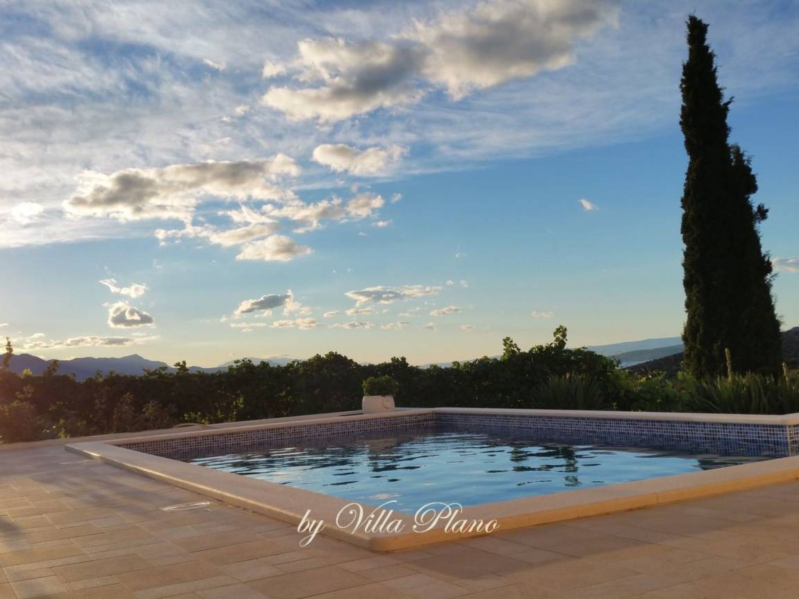 225 M² Ferienhaus ∙ 4 Schlafzimmer ∙ 8 Gäste - Trogir