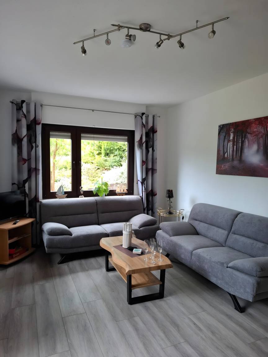 85 M² Huoneisto ∙ 2 Makuuhuonetta ∙ 4 Vierasta - Sundern (Sauerland)