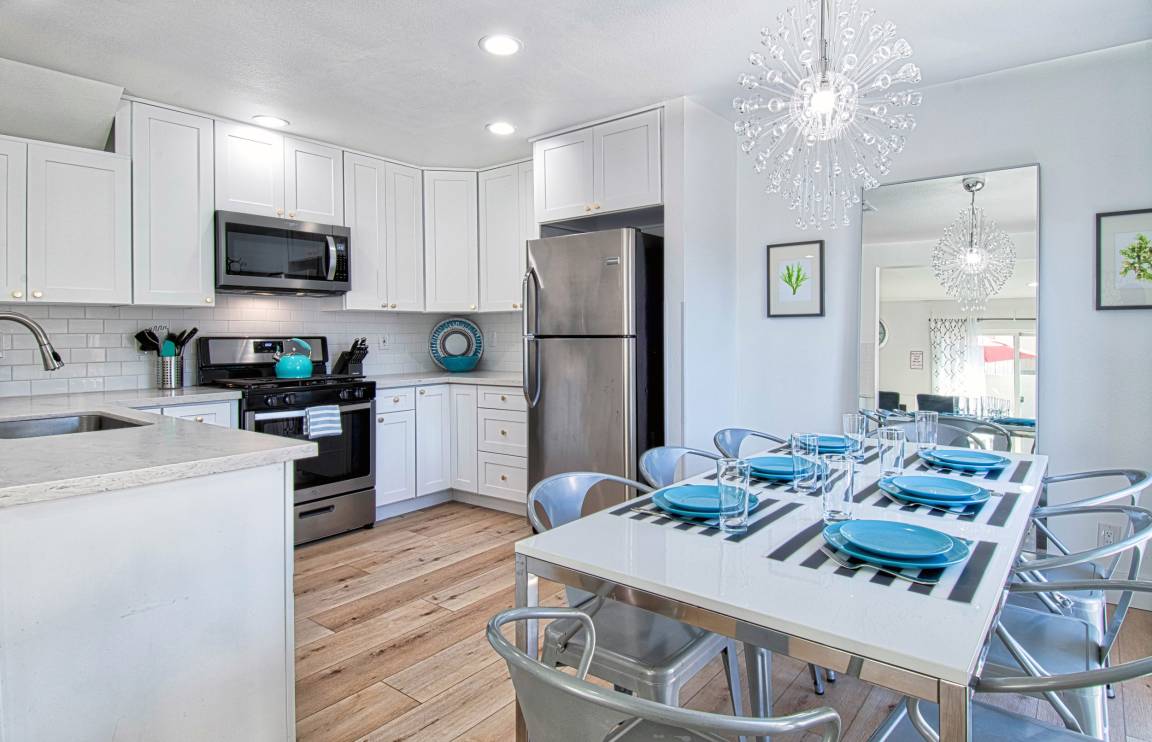 108 M² Condo ∙ 3 Bedrooms ∙ 9 Guests - Anaheim, CA