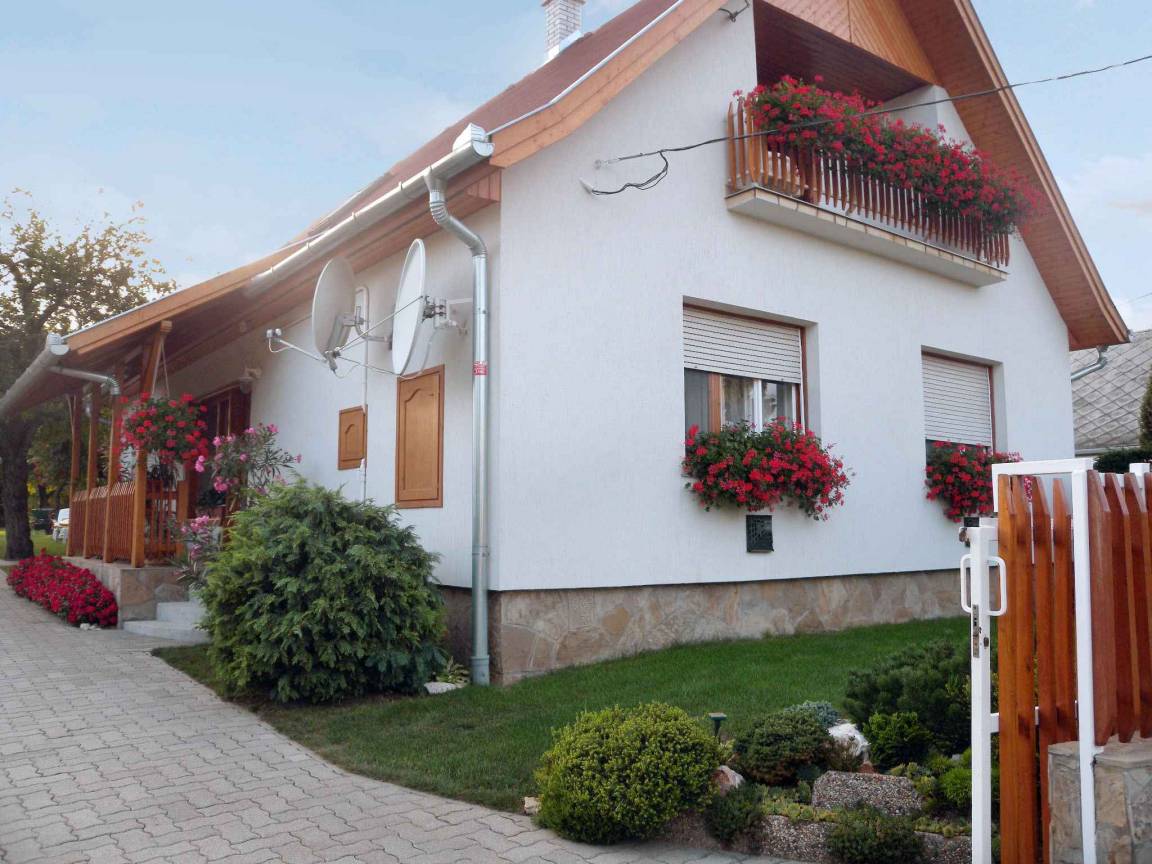 60 M² Apartment ∙ 2 Bedrooms ∙ 6 Guests - Balatonboglár