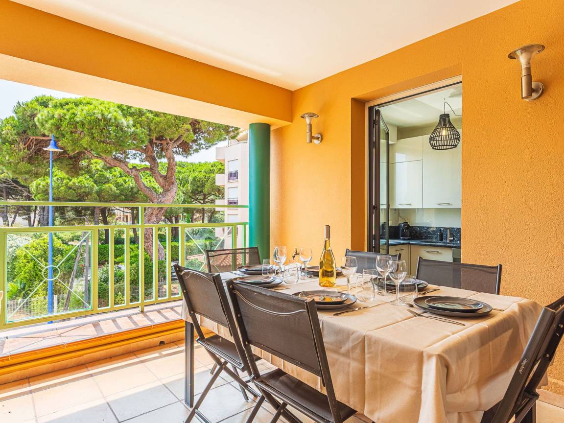 95 M² Apartment ∙ 3 Bedrooms ∙ 6 Guests - Hyères