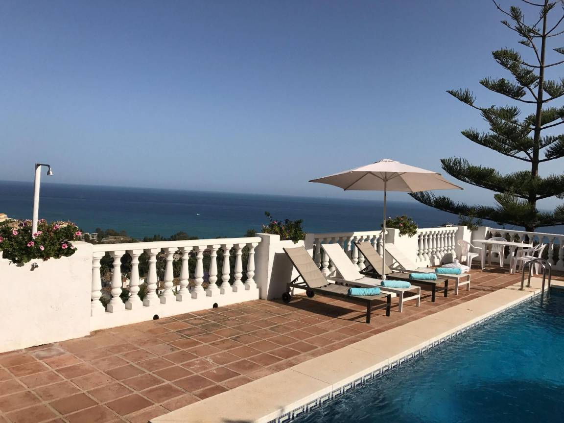 300 M² House ∙ 5 Bedrooms ∙ 10 Guests - Benalmádena